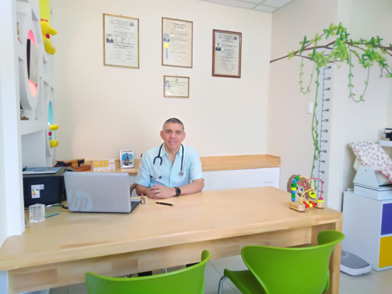 Dr. Fernando Enrique Bolaños Vizcarra - Pediatra neonatólogo en Médicos ...