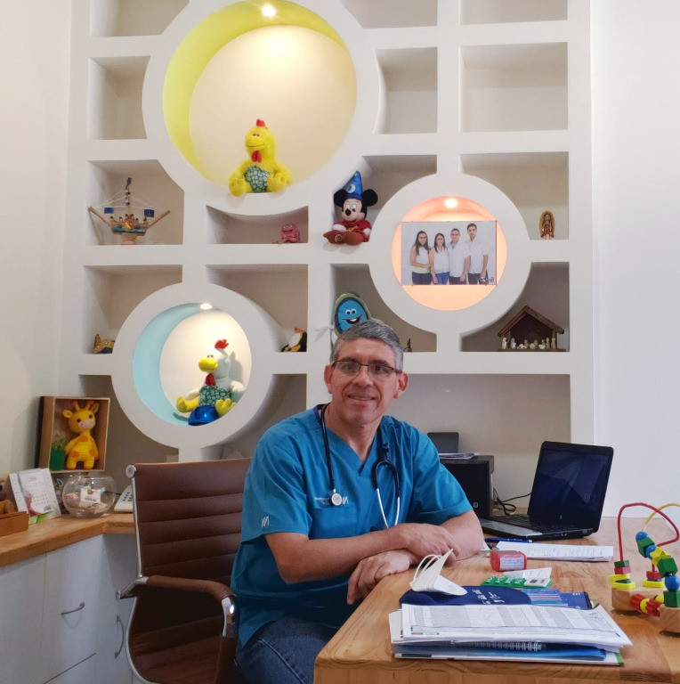 Servicio de Pediatría Galería en Médicos de El Salvador