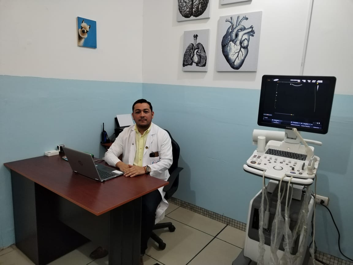 Dr. Douglas Lovo - Medicina General en Médicos de El Salvador